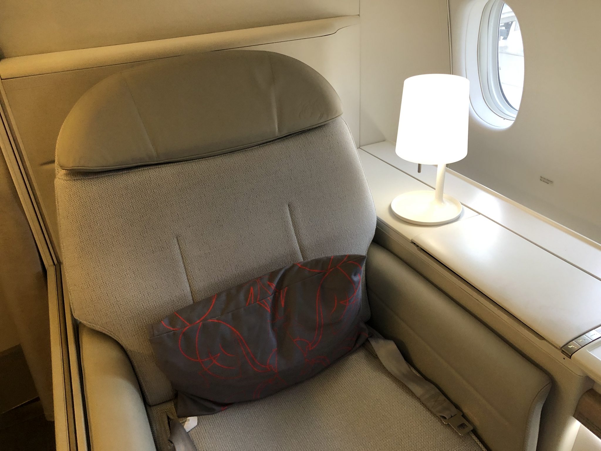 First Class Review : エールフランス航空(AF) AF990 パリ(CDG) – ヨハネスブルク(JNB) ラ ...