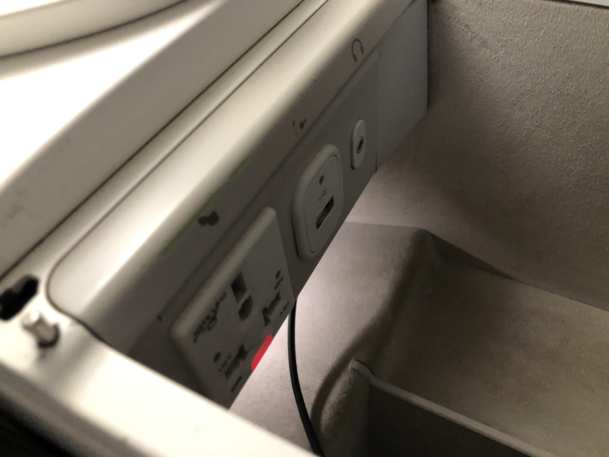 First Class Review : エールフランス航空(AF) AF990 パリ(CDG) – ヨハネスブルク(JNB) ラ ...