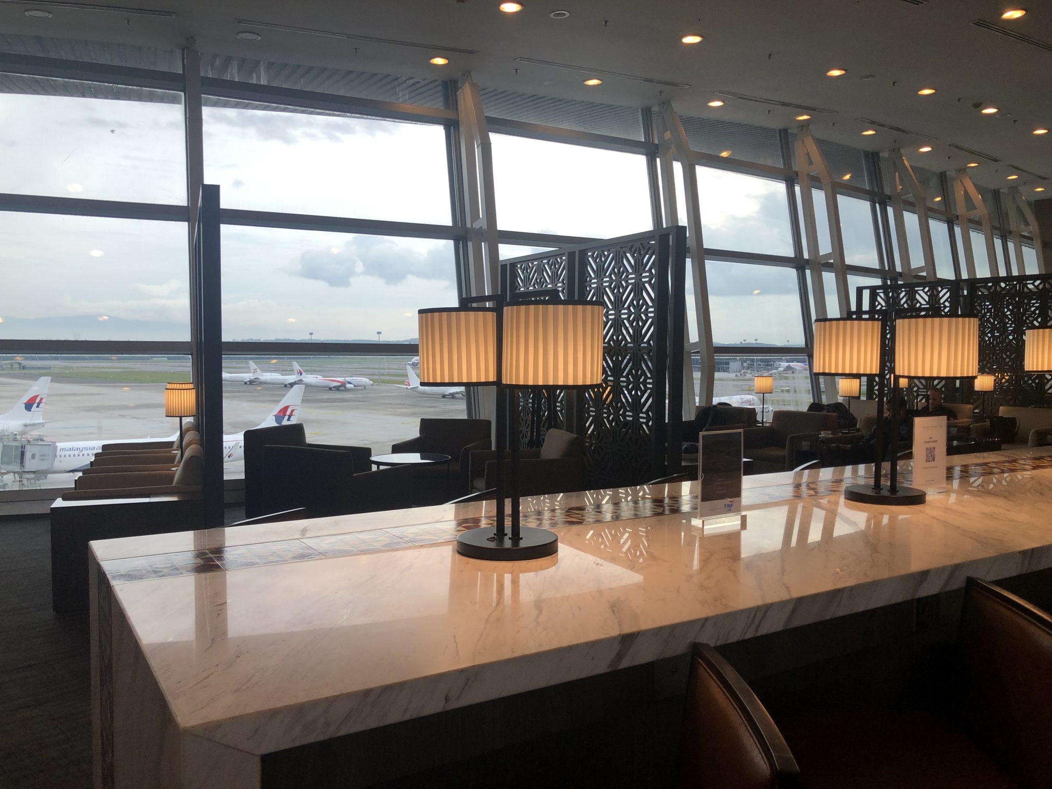 Lounge Review : クアラルンプール空港(KUL) マレーシア航空(MH)ゴールデンラウンジ リージョナル(Golden ...