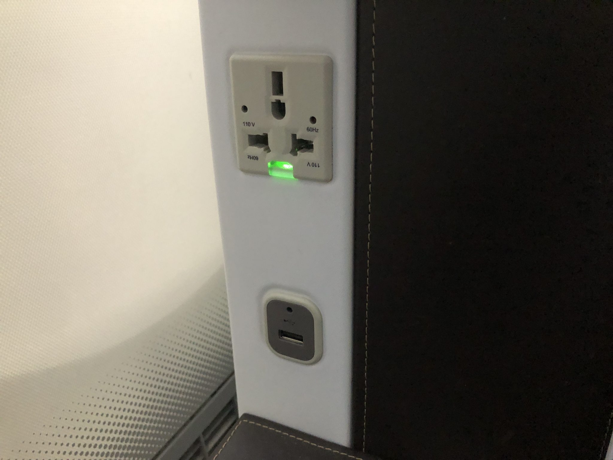 Business Class Review : KLMオランダ航空(KL) KL809 クアラルンプール(KUL) – ジャカルタ(CGK ...